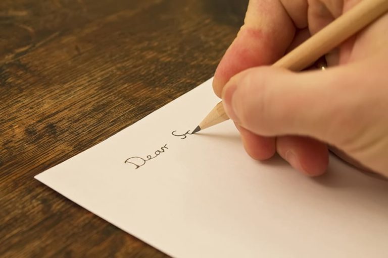 How to write a letter to your future self that you’ll treasure forever ...