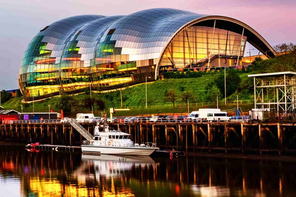 14 of the most iconic buildings across the UK and Ireland - Rest Less