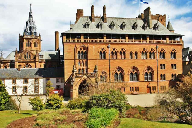 14 stately homes to visit across the UK - Rest Less