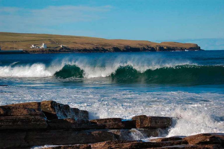 9 of the best surf spots in the UK - Rest Less