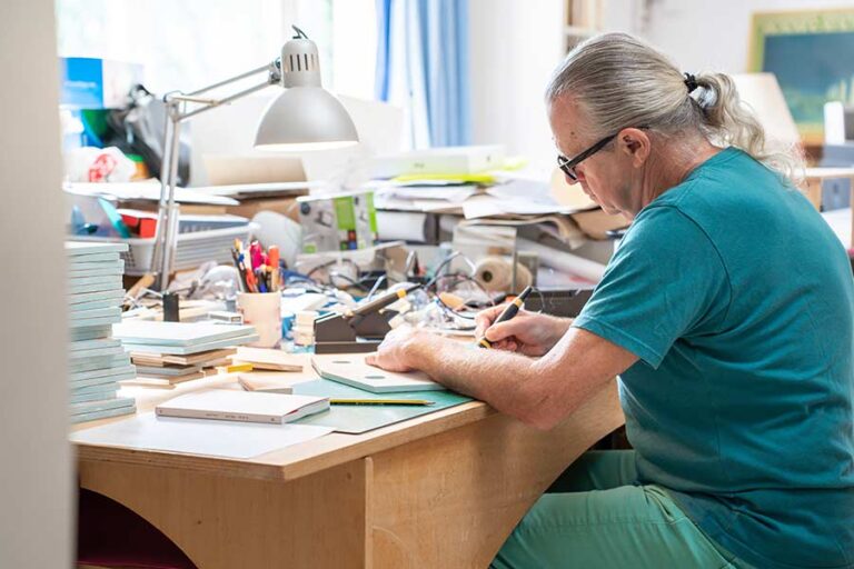 11 interesting jobs for creative people - Rest Less