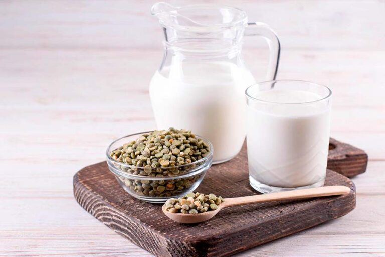 What are the pros and cons of different types of milk? - Rest Less