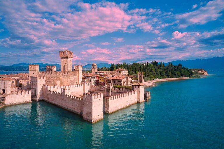 17 of the most beautiful castles in the world - Rest Less