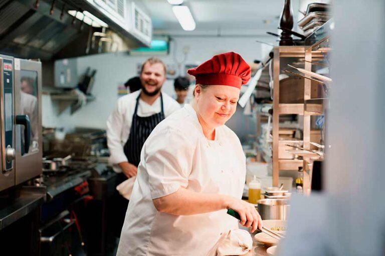 How to become an apprentice chef - Rest Less