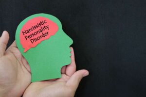 Narcissistic personality disorder (NPD) – signs, causes, and impact ...