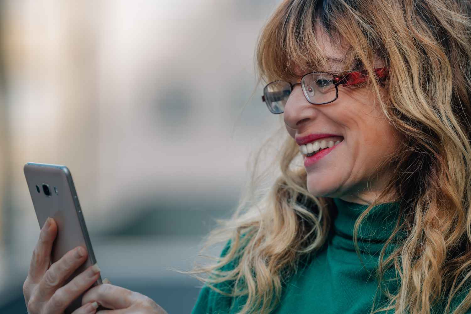 7 ways to start a conversation on a dating app - Rest Less