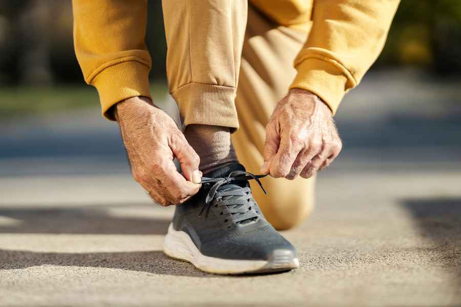 8 tips for choosing the right footwear for arthritis pain relief - Rest ...